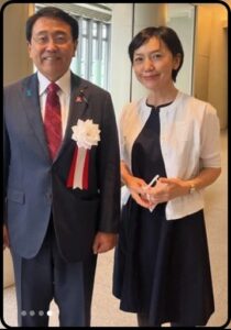 青木一彦の息子娘は高学歴の美男美女で妻も！家族の四人五脚ぶりの凄さ3選！｜政治家のあれこれ